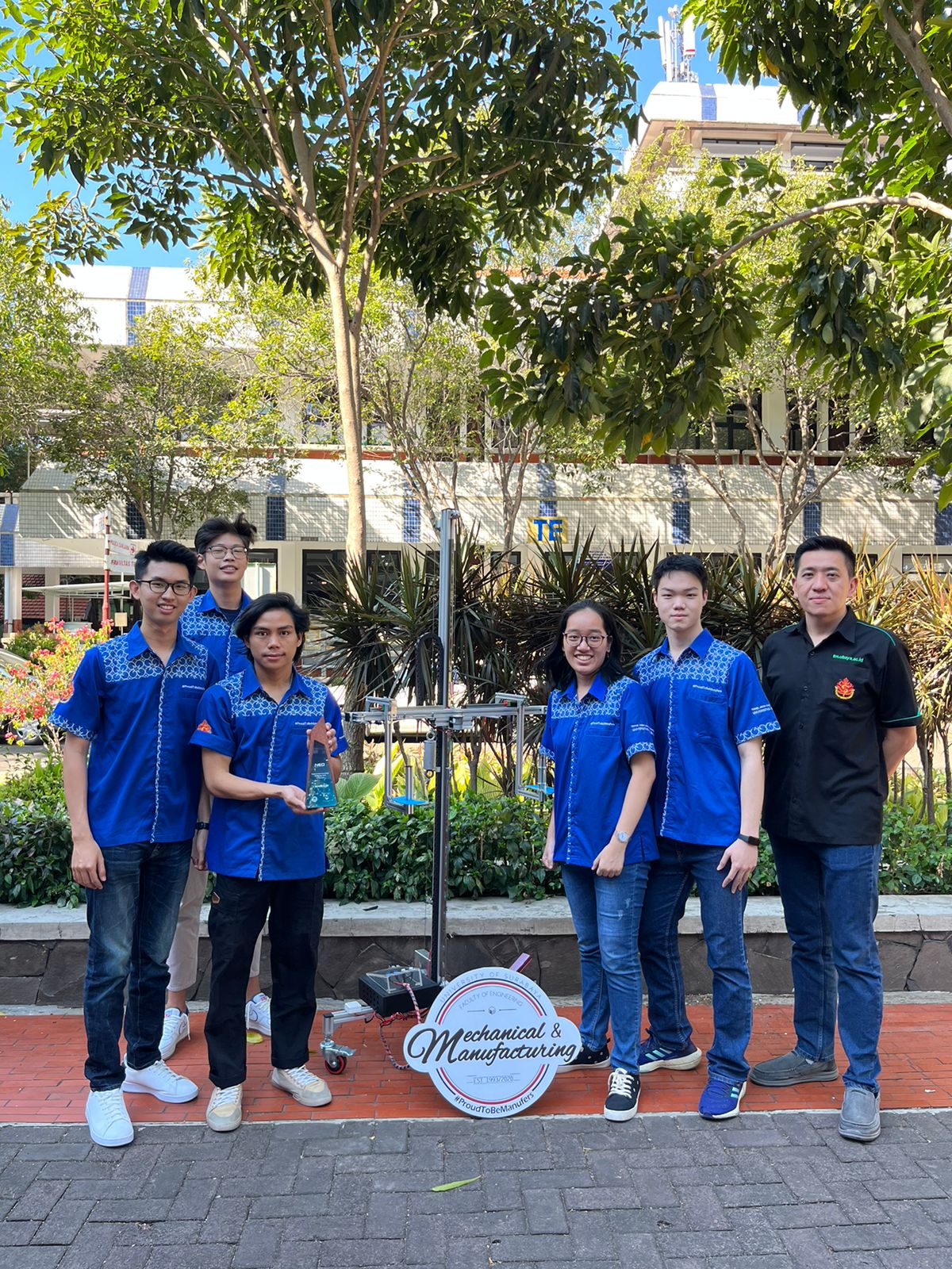 Mahasiswa Teknik Mesin & Manufaktur Ubaya Meraih Juara 2 dalam Lomba Engineering Innovation ...